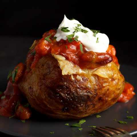 Easy Slow Cooker Jacket Potatoes | Kitchen Mason