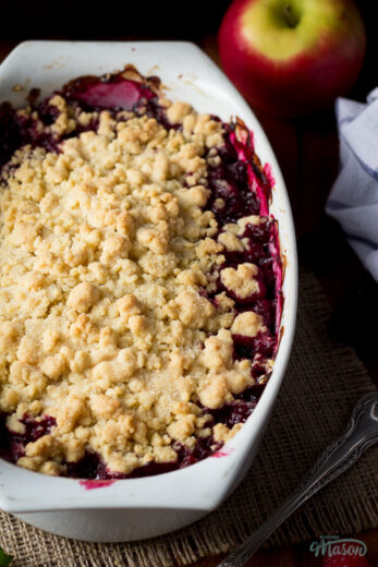 Apple Berry Summer Fruit Crumble Recipe | Kitchen Mason