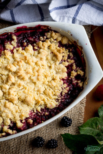 Apple Berry Summer Fruit Crumble Recipe | Kitchen Mason