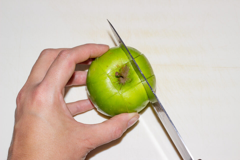 How to Cut an Apple