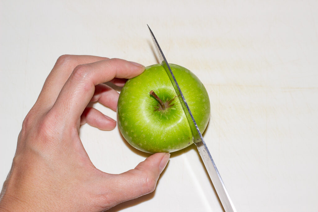 How to Cut an Apple