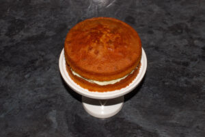 Easy Air Fryer Cake Recipe (UK) | Kitchen Mason