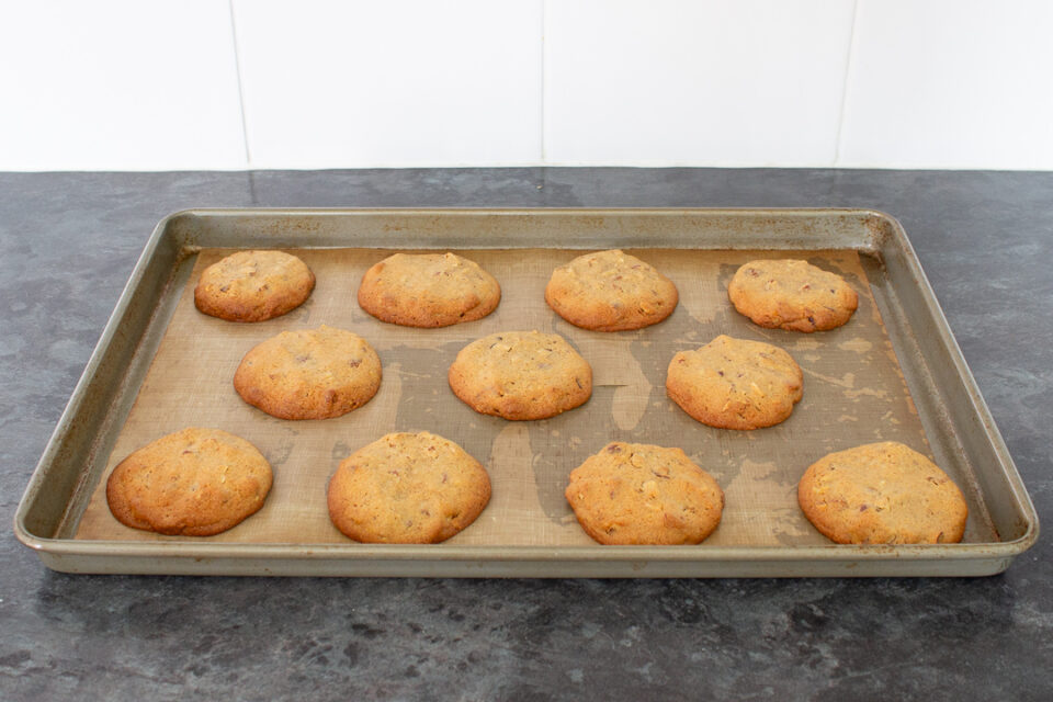 Beautiful Nut Biscuits in 6 Easy Steps!